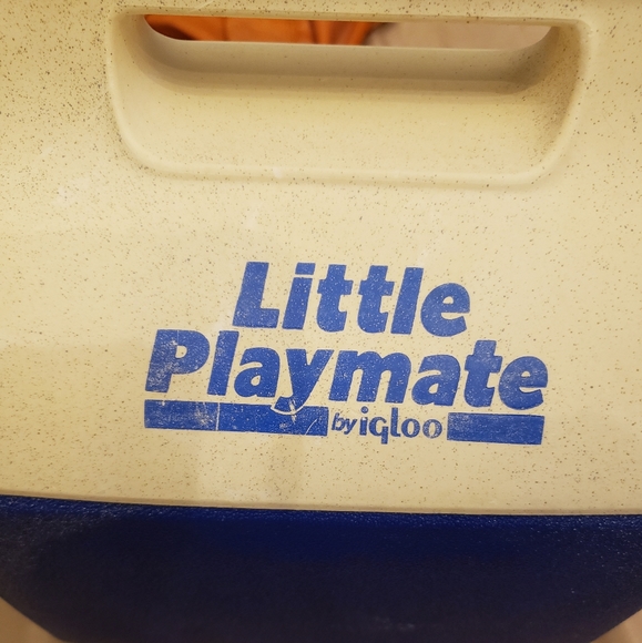 Igloo | Kitchen | Igloo Little Playmate Side Button Cooler | Poshmark